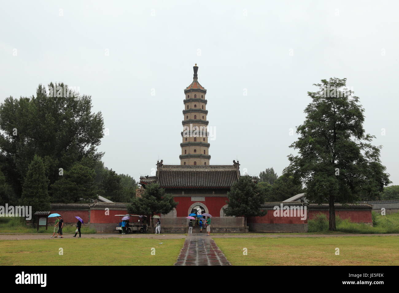 the imperial gardens of the summer palace in chengde china Stock Photo ...