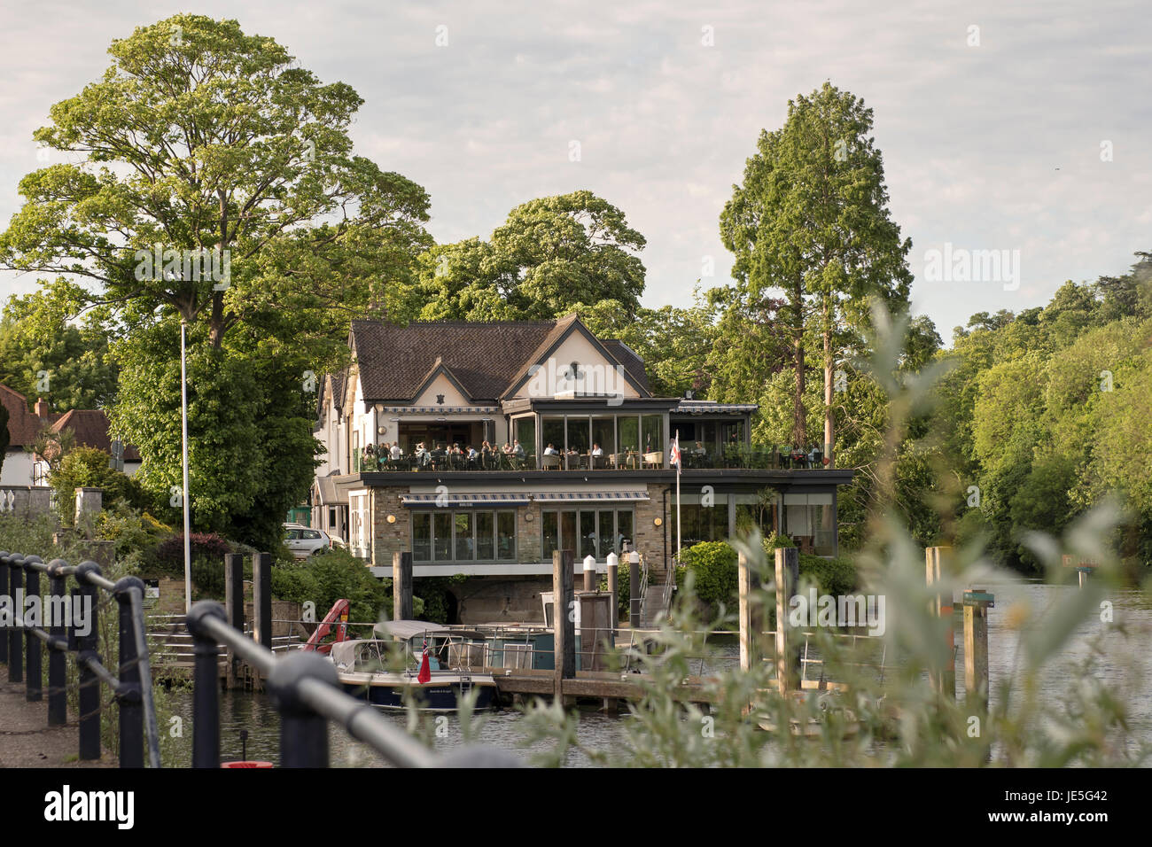 Cookham lock hi-res stock photography and images - Alamy