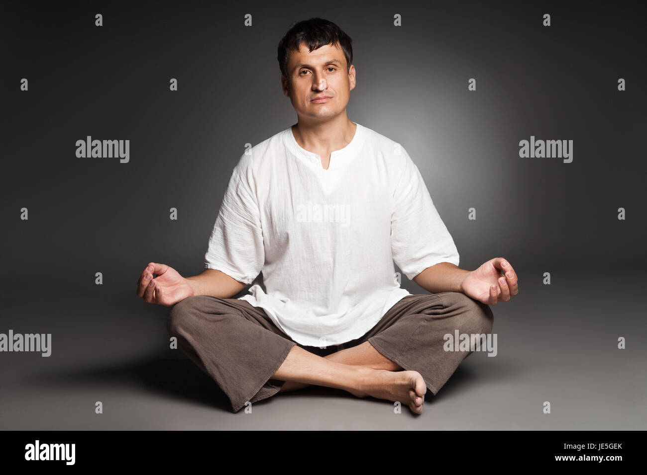 Relaxed pose poses posing hi-res stock photography and images - Alamy