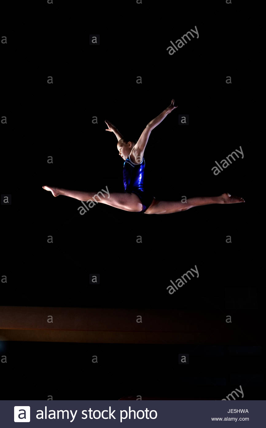 Gymnast Splits Beam Stock Photos & Gymnast Splits Beam Stock Images - Alamy
