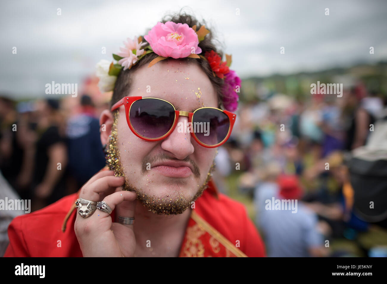 Daisy Peters's Instagram, Twitter & Facebook on IDCrawl