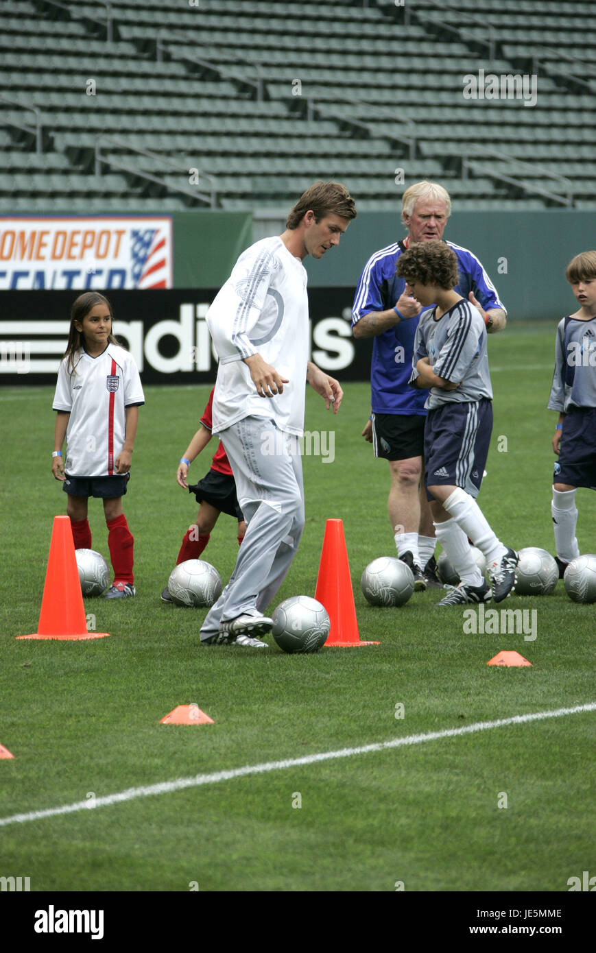 DAVID BECKHAM & CHILDREN THE DAVID BECKHAM ACADEMY HOME DEPOT CENTER ...