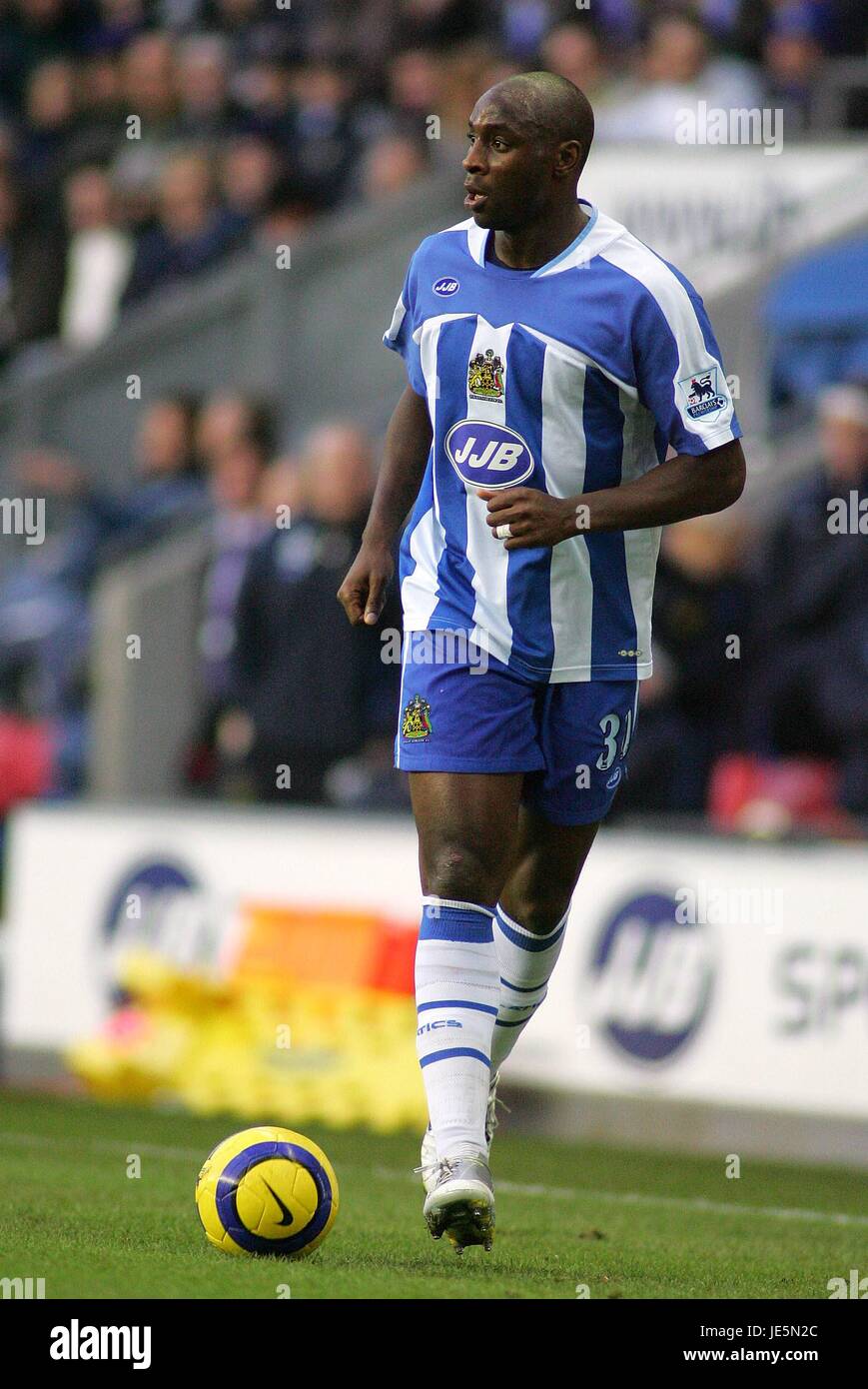 Charlton athletic and wigan athletic hi-res stock photography and ...