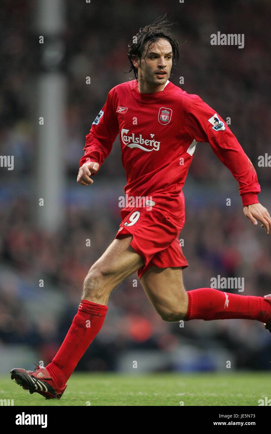 Fernando morientes liverpool hi-res stock photography and images - Alamy