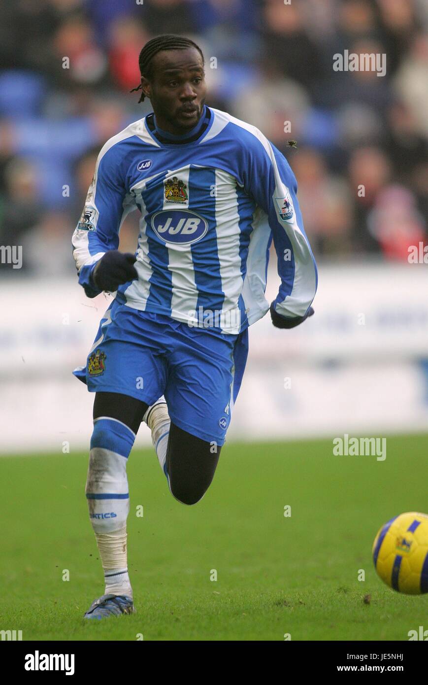 PASCAL CHIMBONDA WIGAN ATHLETIC FC JJB STADIUM WIGAN ENGLAND 19 ...