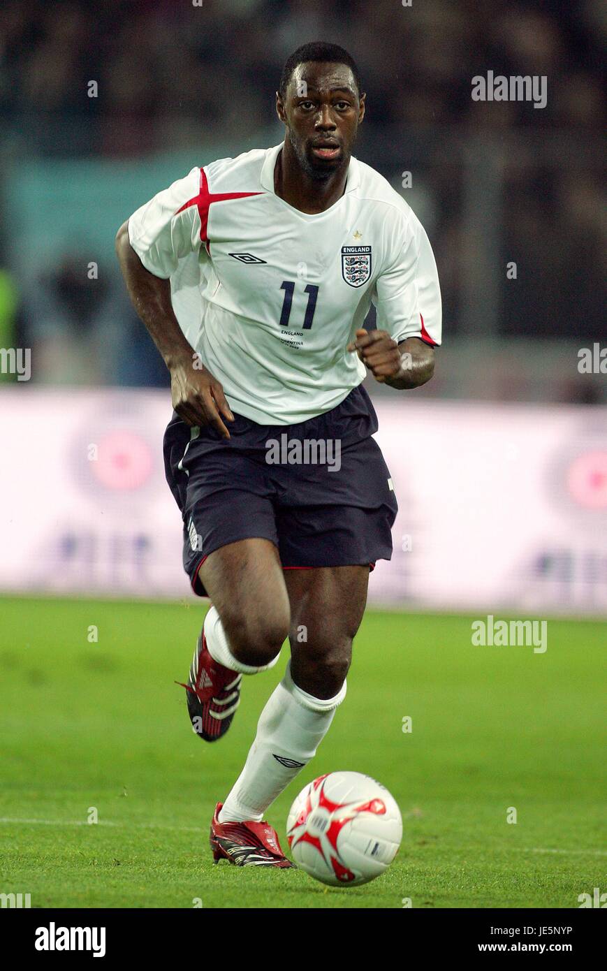LEDLEY KING ENGLAND & TOTTENHAM HOTSPUR FC STADE DE GENEVE SWITZERLAND ...