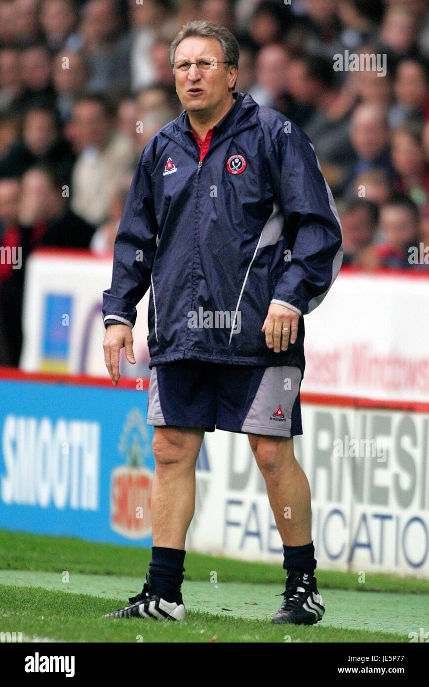 NEIL WARNOCK SHEFFIELD UNITED FC MANAGER BRAMALL LANE SHEFFIELD ENGLAND ...