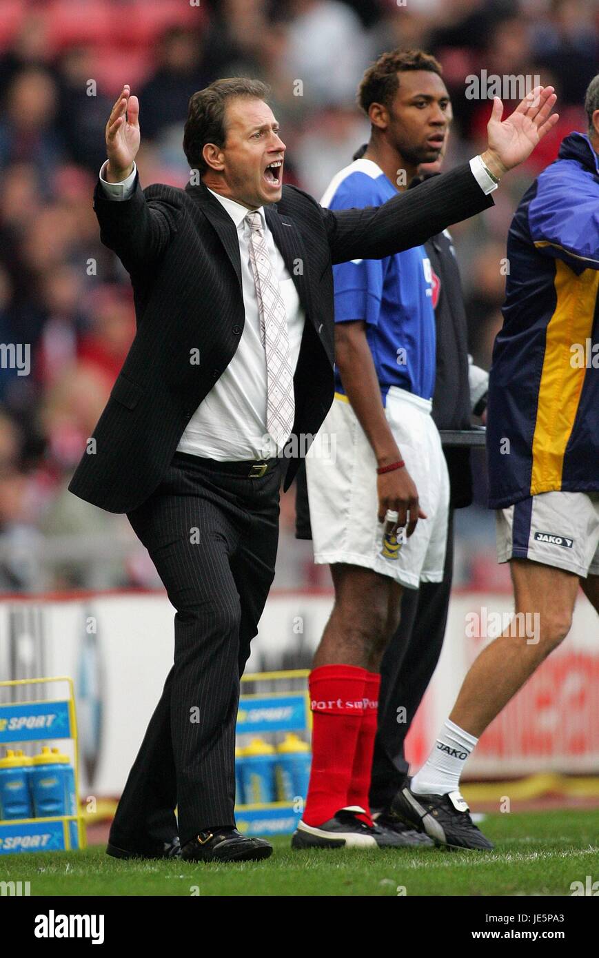 ALAIN PERRIN PORTSMOUTH MANAGER STADIUM OF LIGHT SUNDERLAND ENGLAND 29 ...