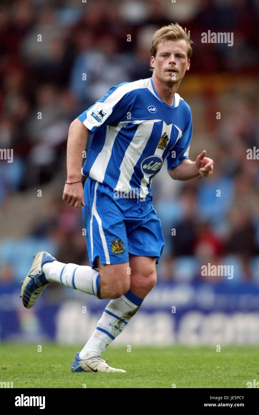 ALAN MAHON WIGAN ATHLETIC FC VILLA PARK ASTON BIRMINGHAM ENGLAND 22 ...