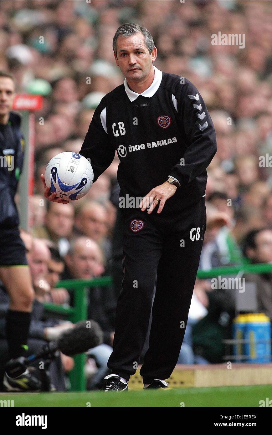 GEORGE BURLEY CELTIC V HEARTS 15 October 2005 Stock Photo - Alamy