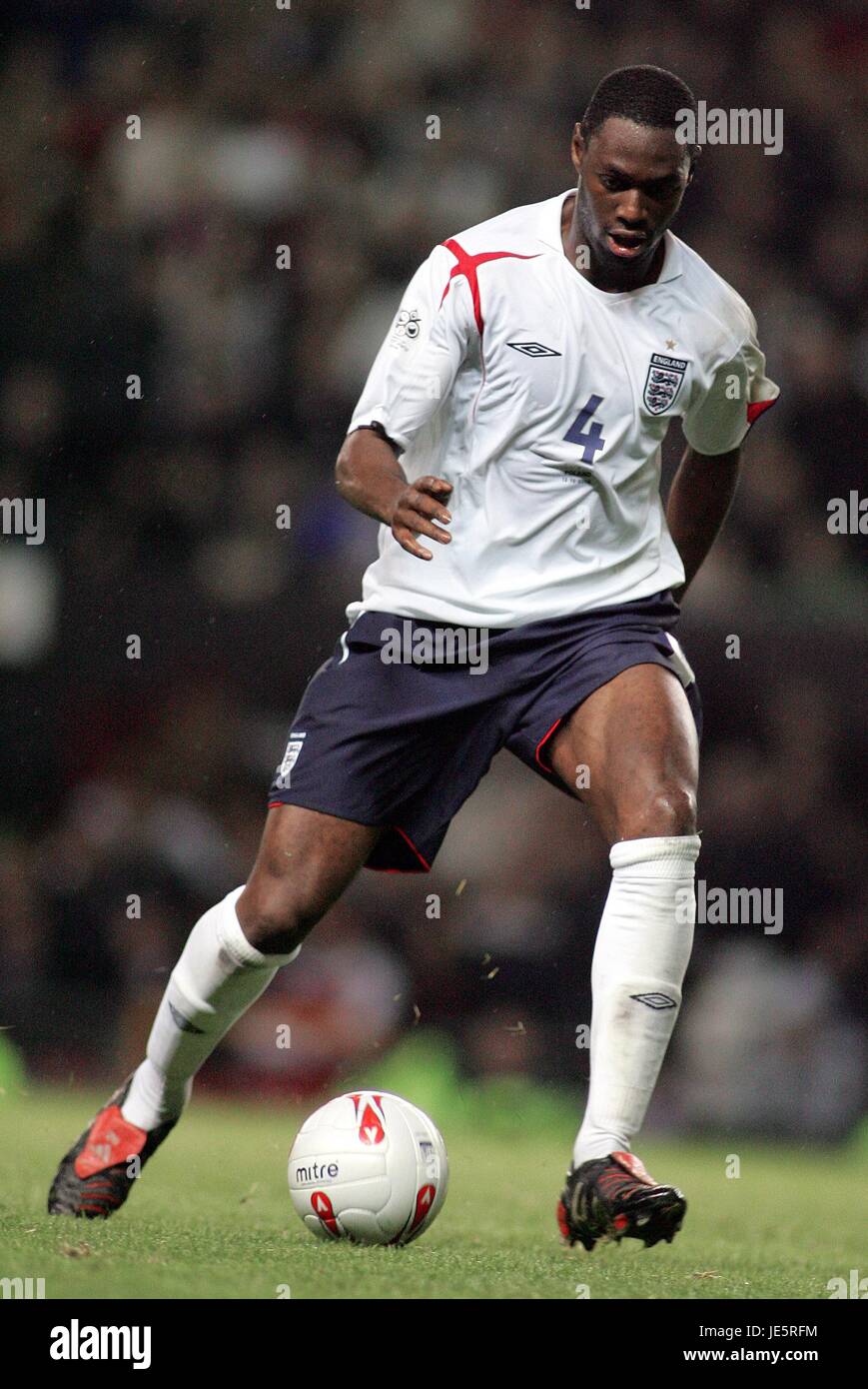LEDLEY KING ENGLAND & TOTTENHAM HOTSPUR FC OLD TRAFFORD MANCHESTER ...