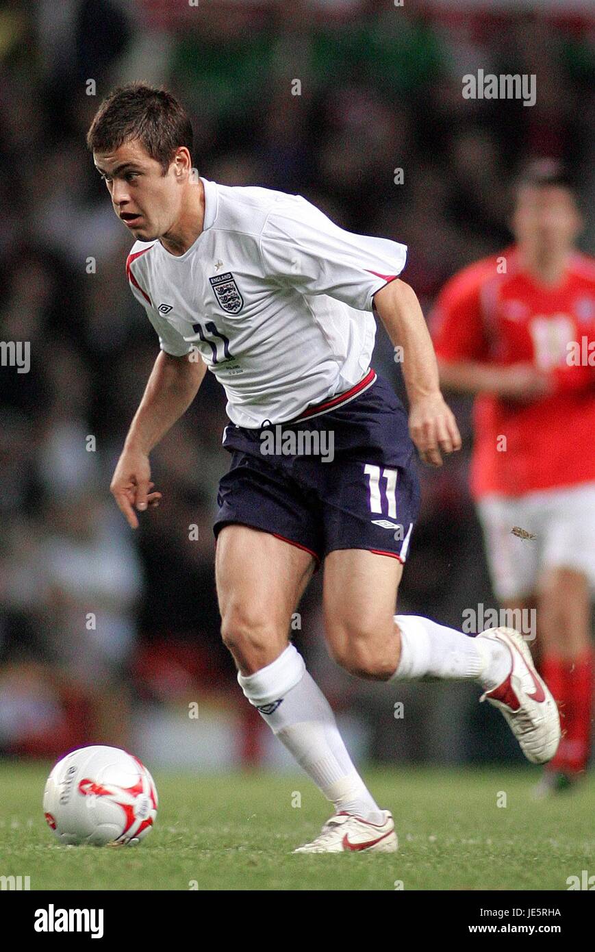 JOE COLE ENGLAND & CHELSEA FC OLD TRAFFORD MANCHESTER ENGLAND 12 ...