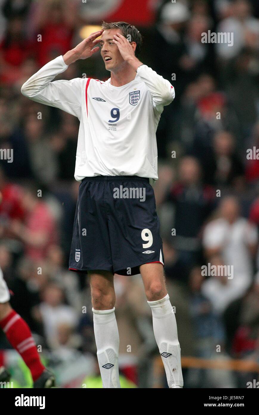 PETER CROUCH ENGLAND & LIVERPOOL FC OLD TRAFFORD MANCHESTER ENGLAND 08 ...