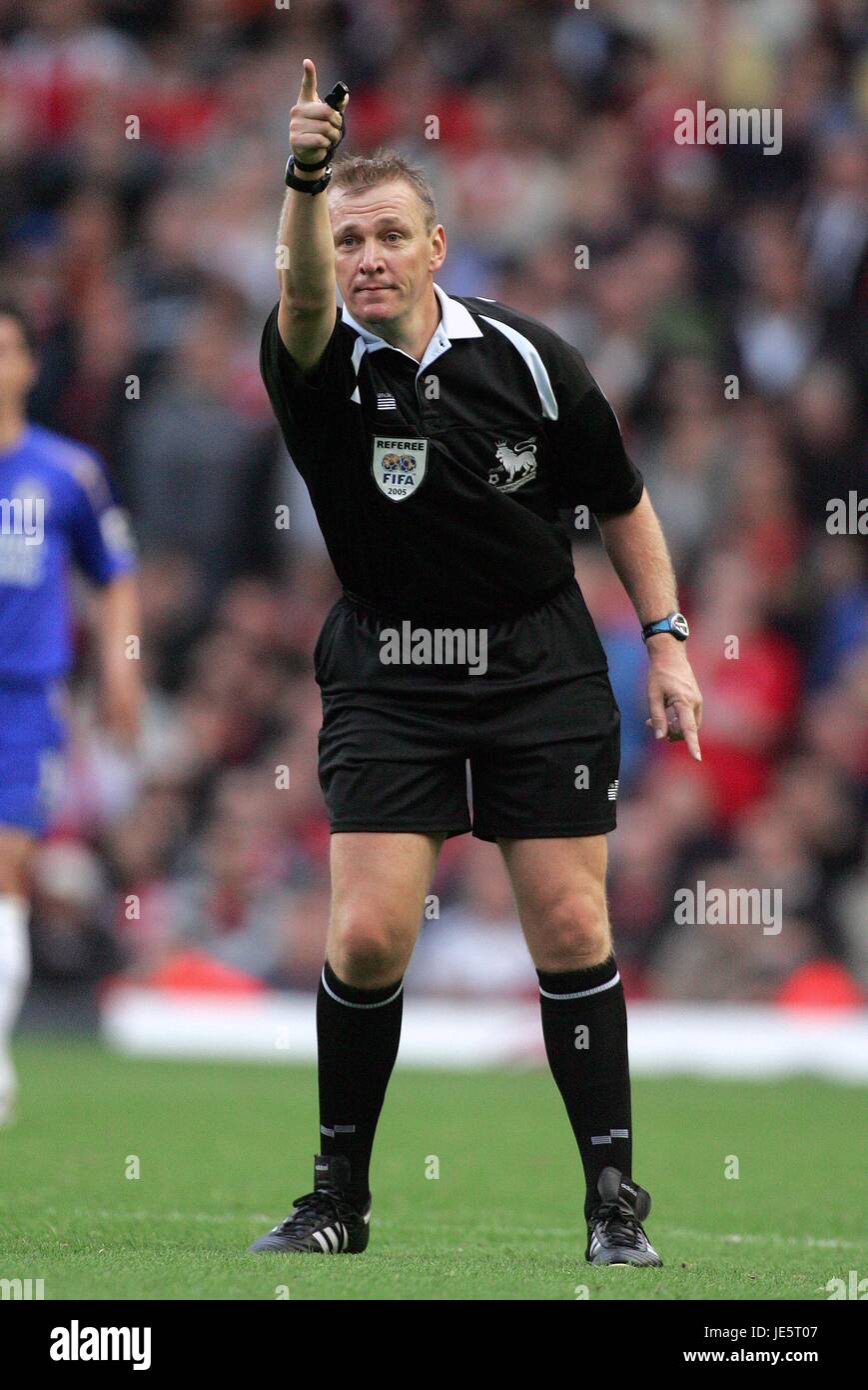 GRAHAM POLL PREMIERSHIP FOOTBALL REFEREE ANFIELD LIVERPOOL ENGLAND 02 ...