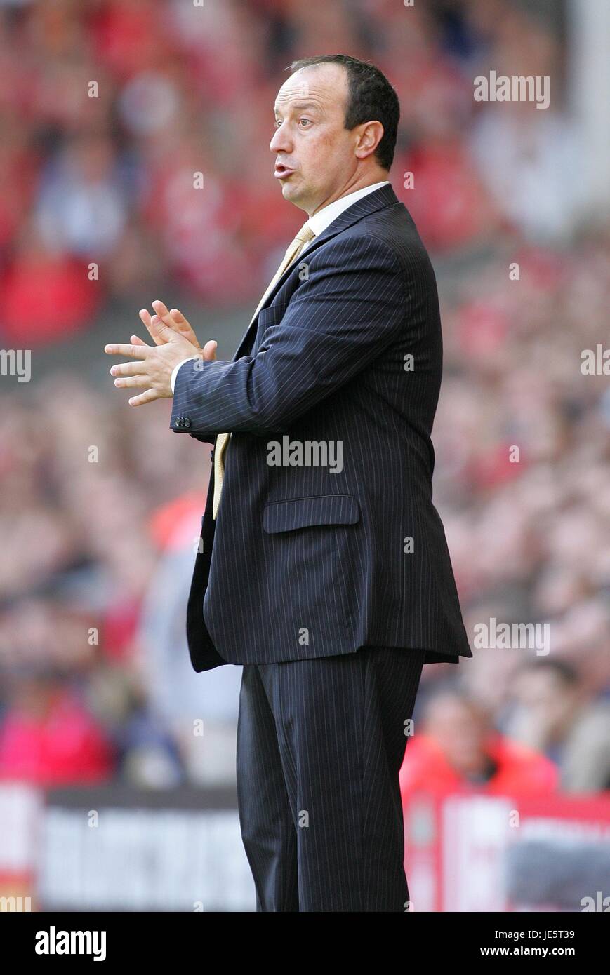 RAFAEL BENITEZ LIVERPOOL FC COACH ANFIELD LIVERPOOL ENGLAND 02 October ...
