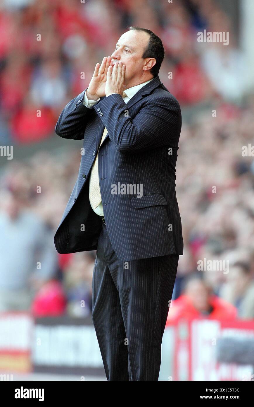 RAFAEL BENITEZ LIVERPOOL FC COACH ANFIELD LIVERPOOL ENGLAND 02 October ...