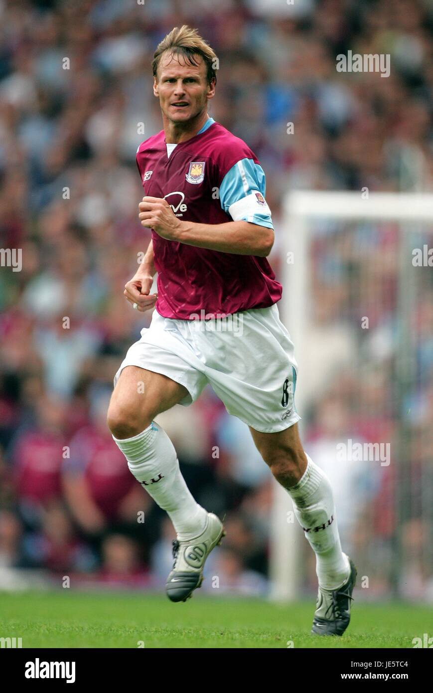 Teddy sheringham west ham hi-res stock photography and images - Alamy