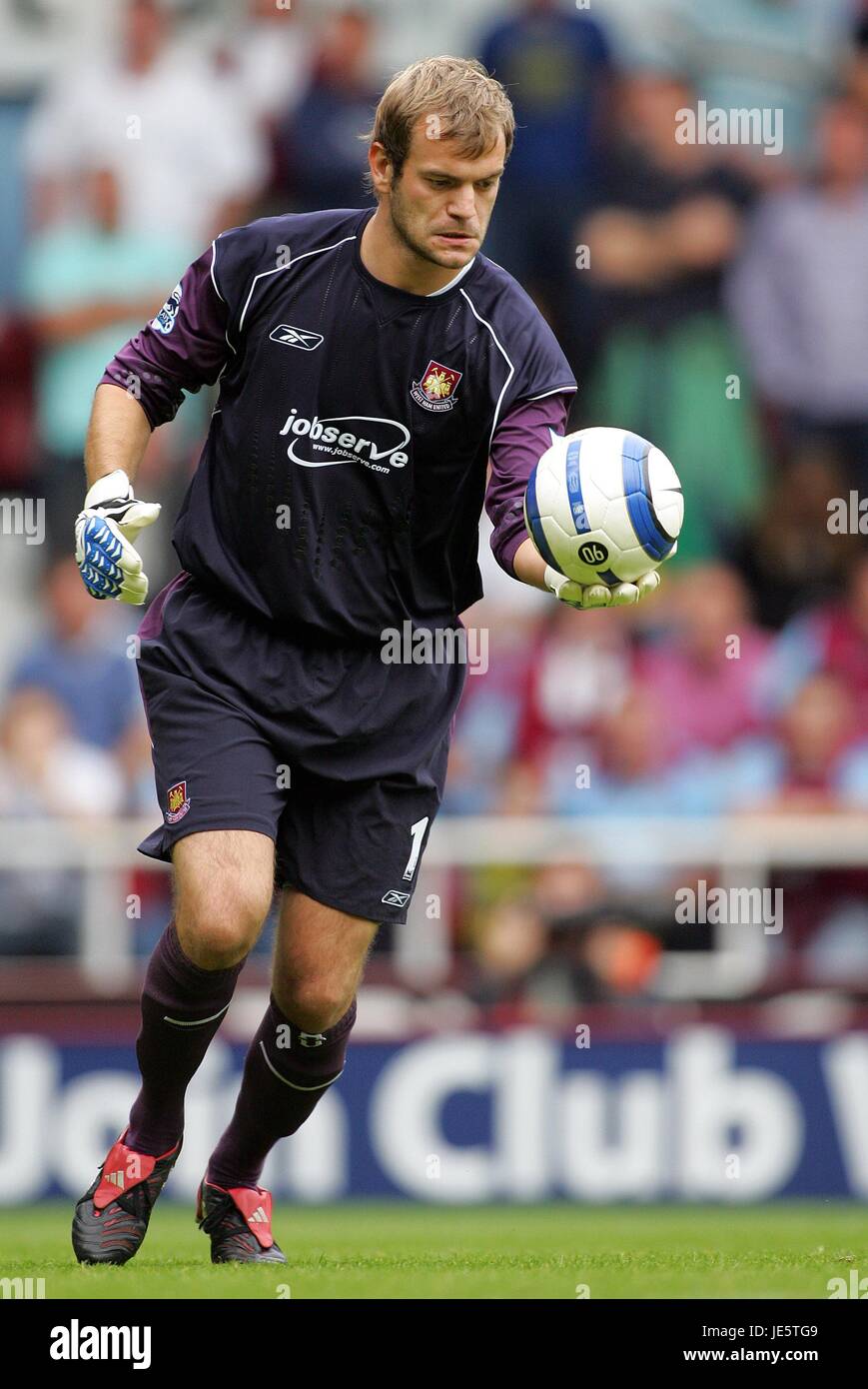 ROY CARROLL WEST HAM UNITED FC UPTON PARK WEST HAM LONDON ENGLAND 24 ...