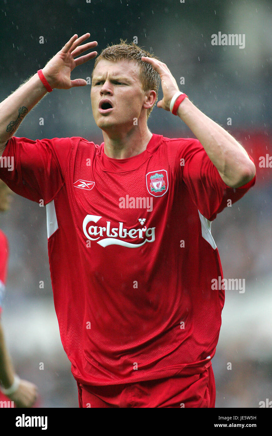 John arne riise liverpool 2005 hi-res stock photography and images - Alamy
