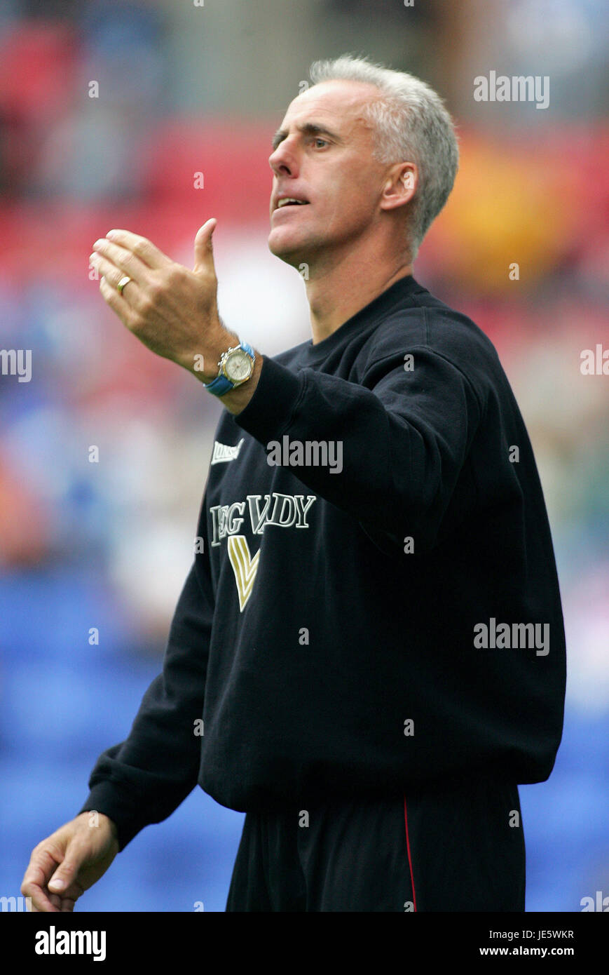 Sunderland manager pointing hi-res stock photography and images - Alamy