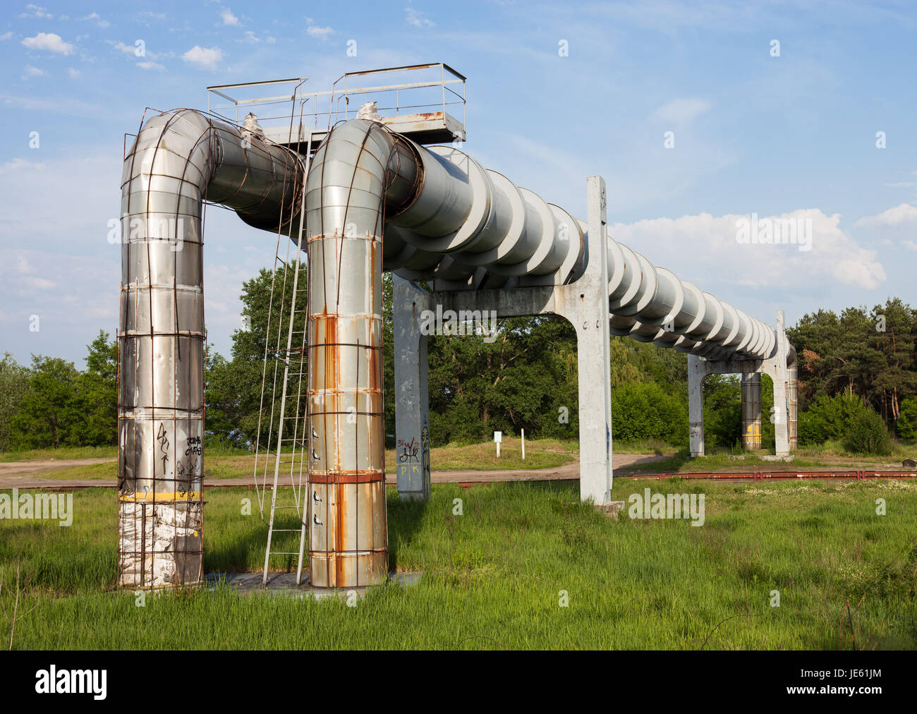 Elevated piping hi-res stock photography and images - Alamy