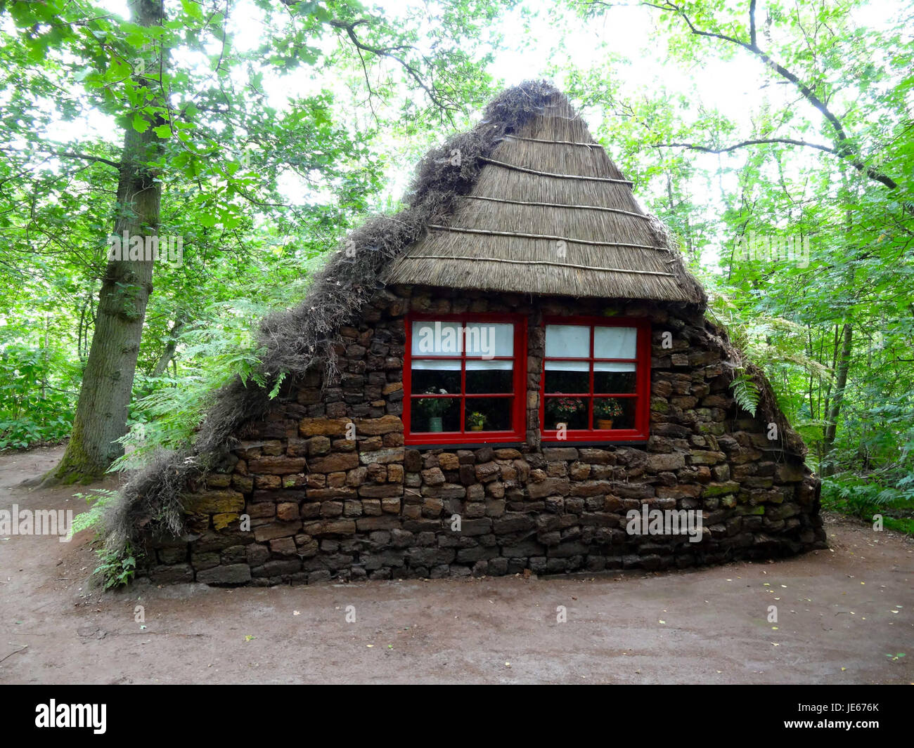 A traditional 'Plaggenhut' (peat hut) located in Veenpark ...