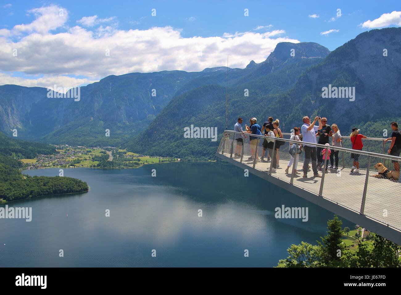 The World Heritage Viewing Platform in Hallstatt with a spectacular ...