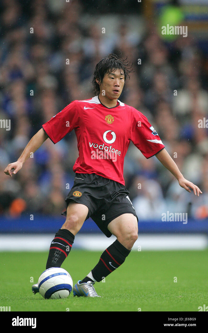 JI-SUNG PARK MANCHESTER UNITED FC GOODISON PARK LIVERPOOL ENGLAND 13 August 2005 Stock Photo - Alamy