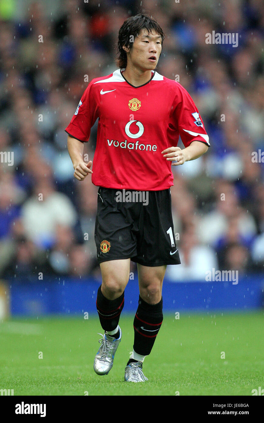 JI-SUNG PARK MANCHESTER UNITED FC GOODISON PARK LIVERPOOL ENGLAND 13 August 2005 Stock Photo - Alamy