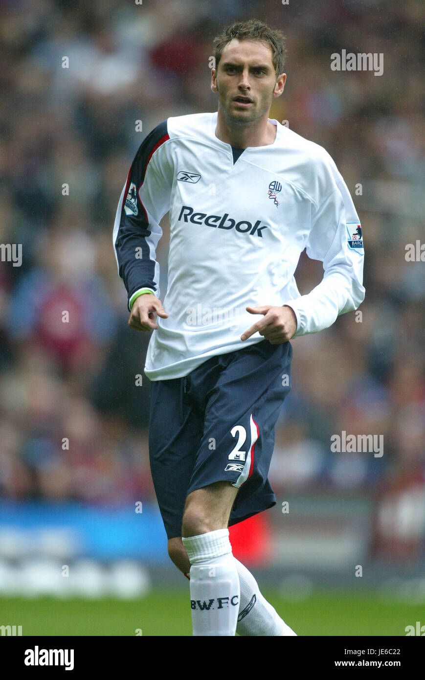 NICKY HUNT BOLTON WANDERERS FC VILLA PARK BIRMINGHAM ENGLAND 13 August ...