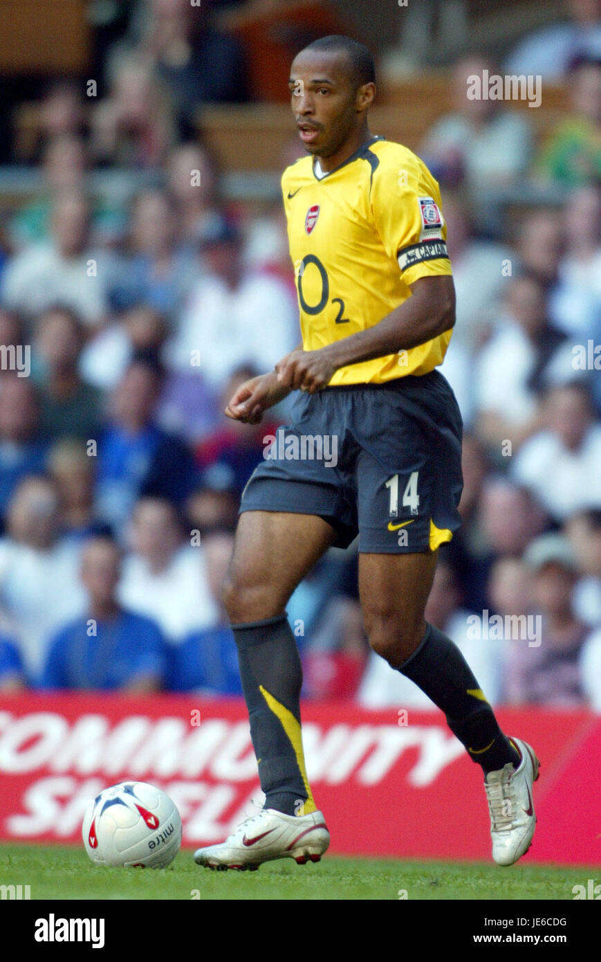 Thierry henry arsenal fc 07 hi-res stock photography and images - Alamy