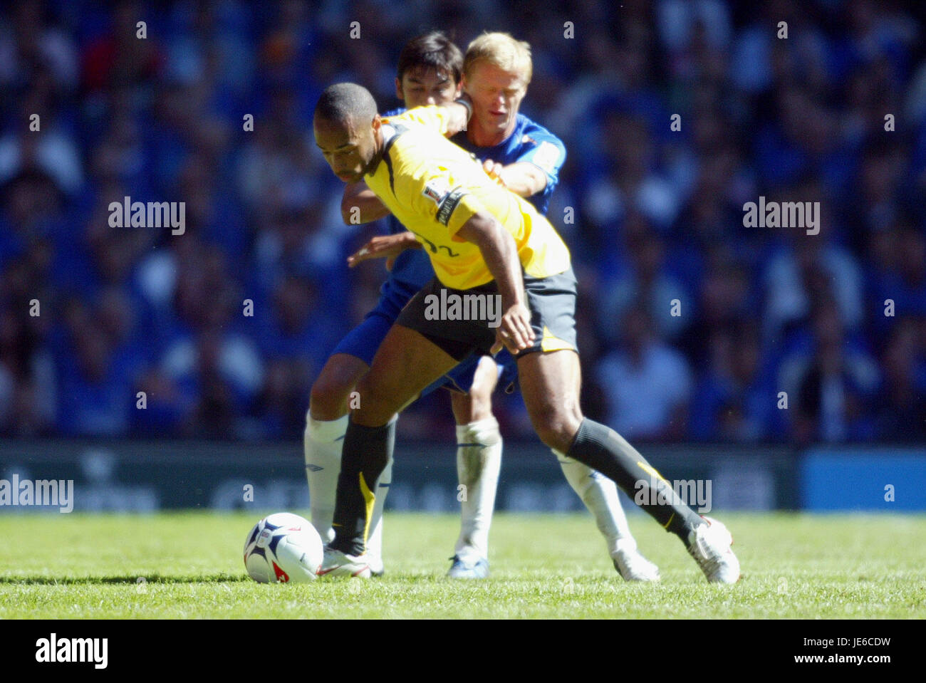 THIERRY HENRY & DAMIEN DUFF ARSENAL V CHELSEA THE MILLENNIUM STADIUM ...