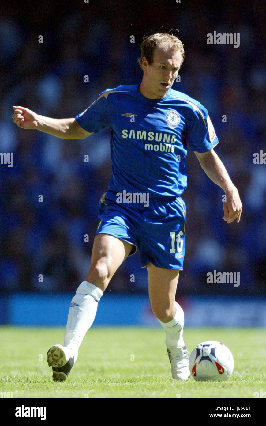 ARJEN ROBBEN CHELSEA FC THE MILLENNIUM STADIUM CARDIFF WALES 07 August ...