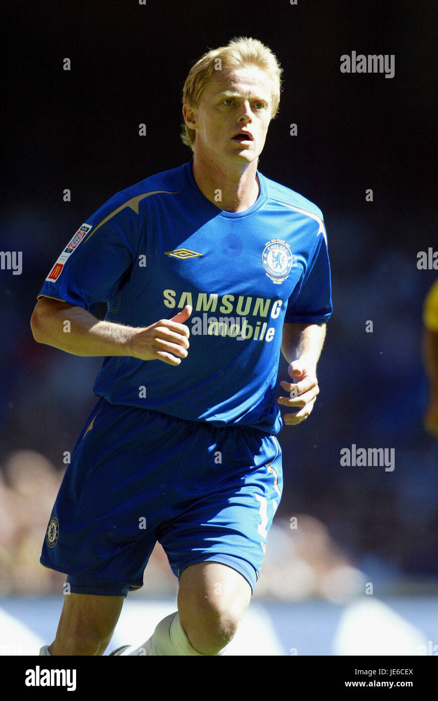 Fa community shield millennium stadium hi-res stock photography and ...
