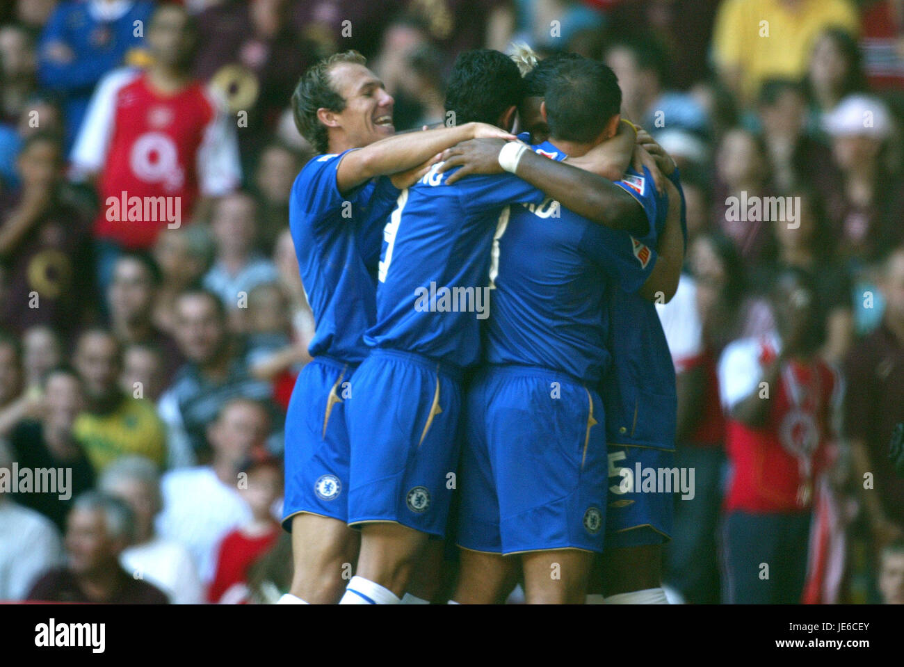 CHELSEA PLAYERS CELEBRATE CHELSEA FC THE MILLENNIUM STADIUM CARDIFF ...