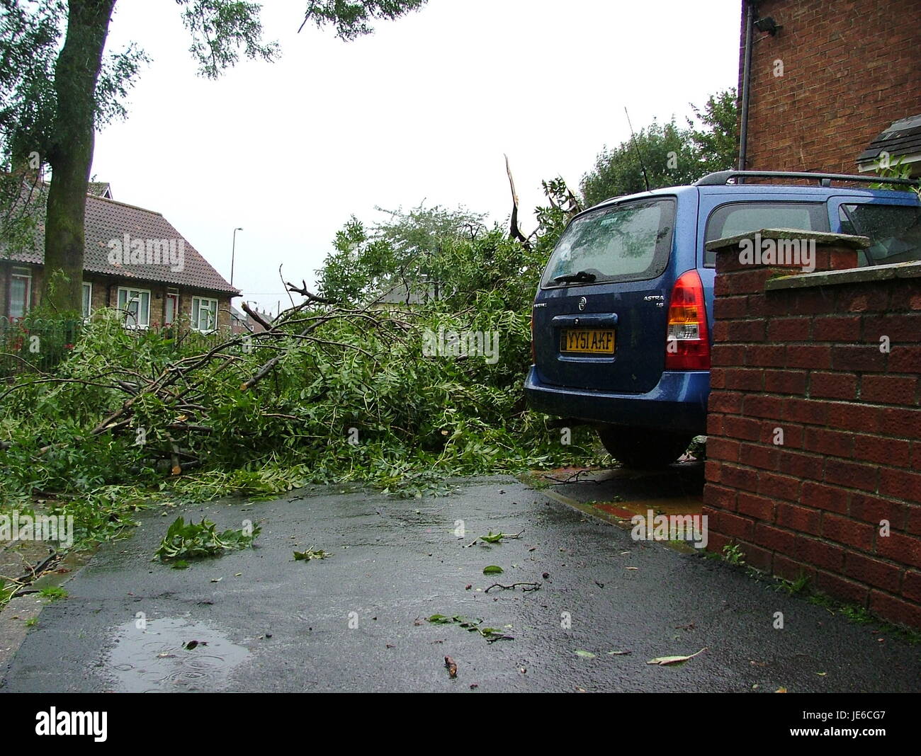High wind casualty hi-res stock photography and images - Alamy