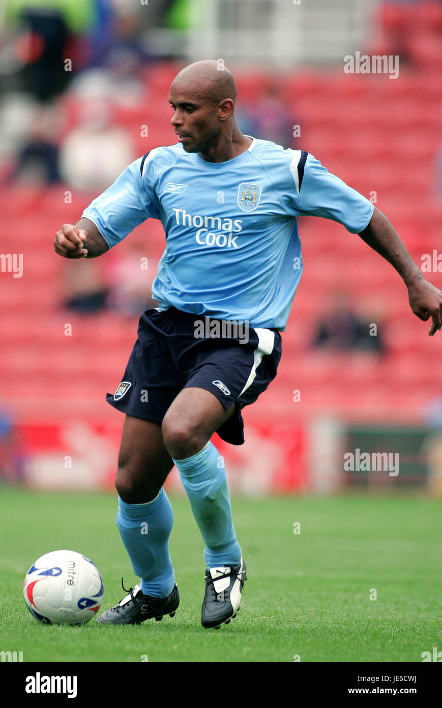 Trevor sinclair of manchester city hi-res stock photography and images ...