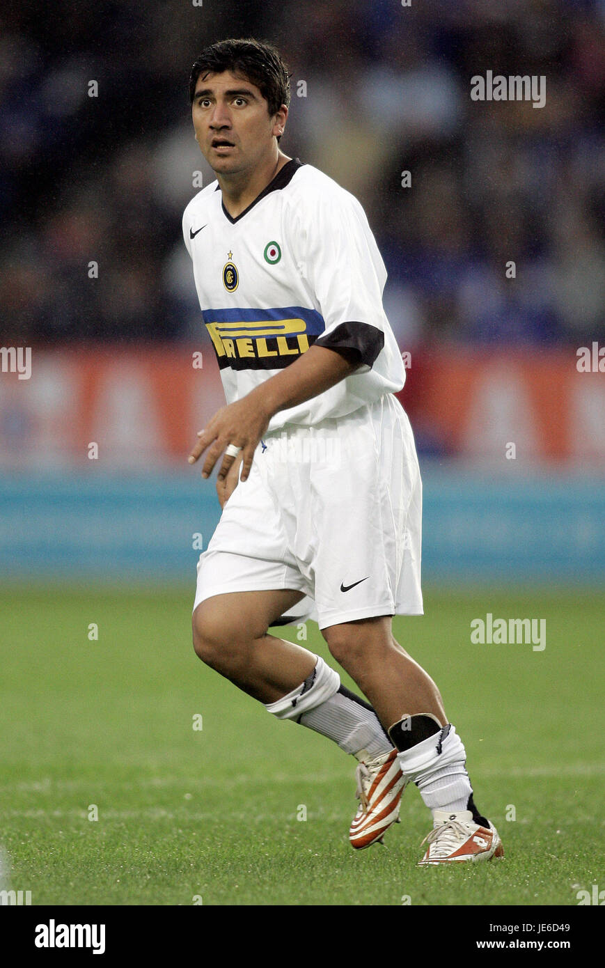 DAVID PIZARO INTER MILAN THE WALKERS STADIUM LEICESTER 25 July 2005 ...