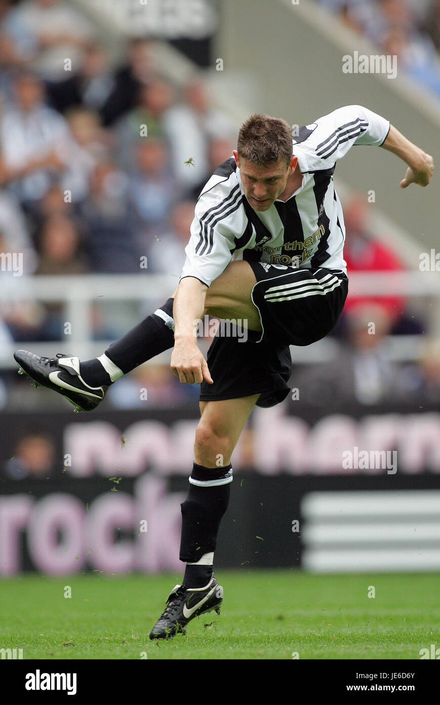 James milner newcastle united fc hi-res stock photography and images ...