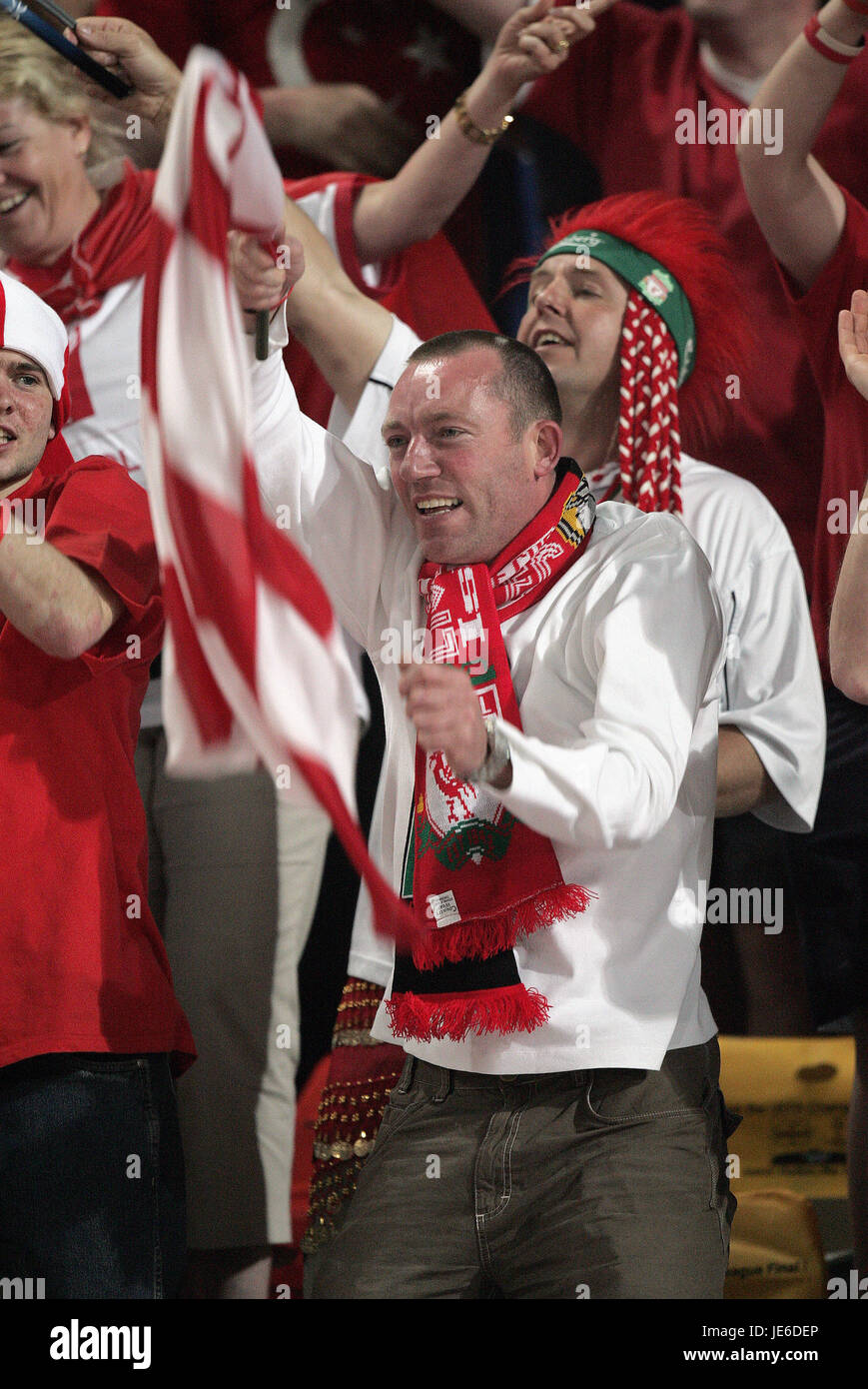 LIVERPOOL FANS CELEBRATE CHAMPIONS LEAGUE FINAL 2005 ISTANBUL TURKEY 25 ...