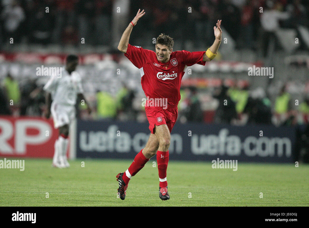 Champions league 2005 istanbul gerrard hi-res stock photography and ...