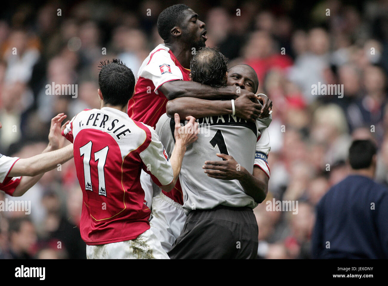 Arsenal celebrate manchester united hi-res stock photography and images ...