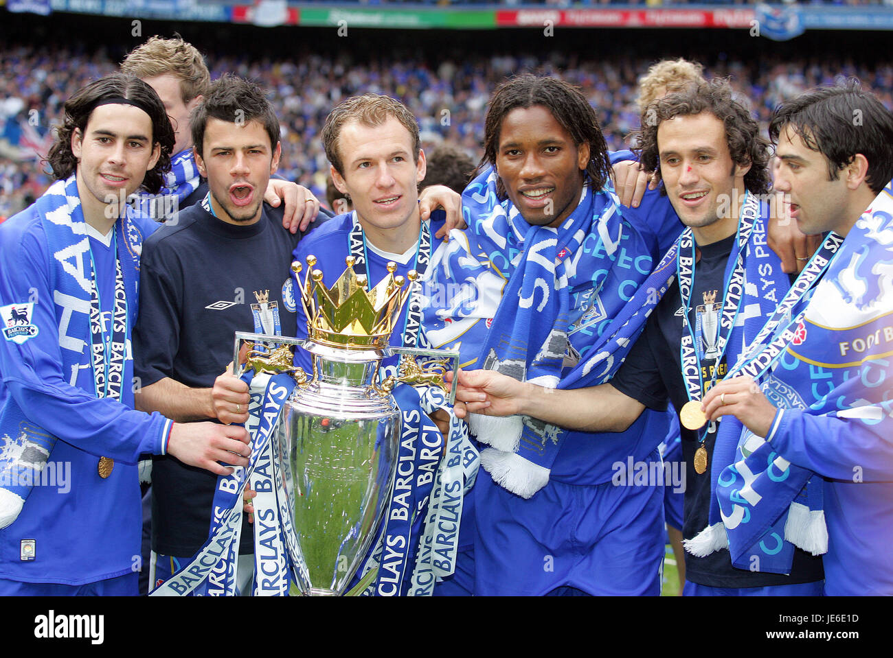 CHELSEA CELEBRATE CHELSEA CHAMPIONS 2004-2005 STAMFORD BRIDGE CHELSEA ...