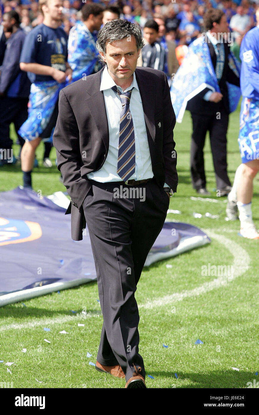 JOSE MOURINHO CHELSEA CHAMPIONS 2004-2005 STAMFORD BRIDGE CHELSEA ...