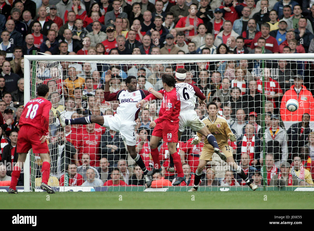 Fernando morientes liverpool hi-res stock photography and images - Alamy