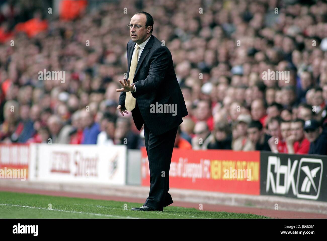 RAFA BENITEZ LIVERPOOL FC COACH ANFIELD LIVERPOOL ENGLAND 30 April 2005 ...