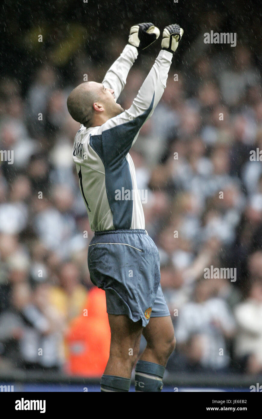 Newcastle united and manchester united hi-res stock photography and ...