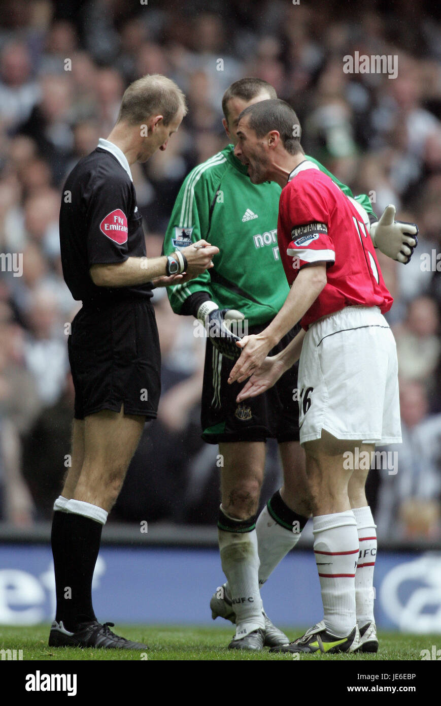 ROY KEANE & MIKE RILEY MANCHESTER UNITED FC MILLENNIUM STADIUM. CARDIFF ...