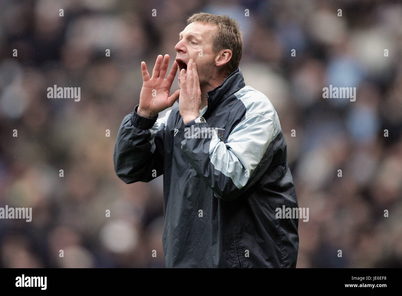 Stuart pearce 2005 hi-res stock photography and images - Alamy