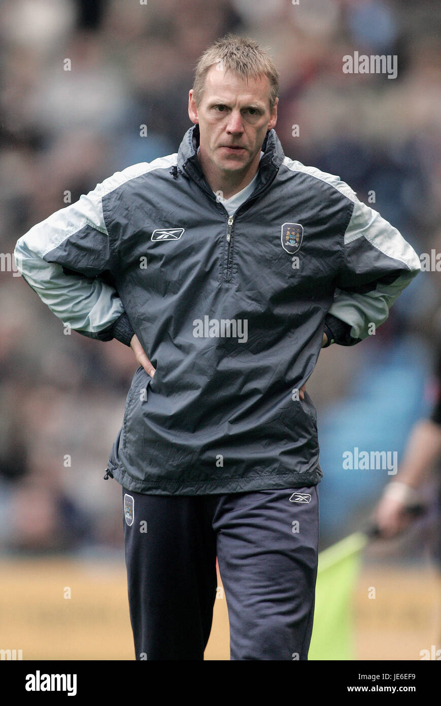 Stuart pearce 2005 hi-res stock photography and images - Alamy